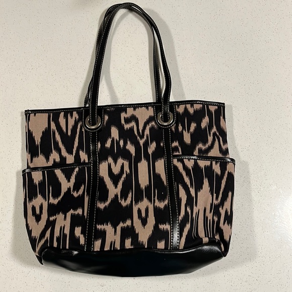 Payless | Bags | Tote Bag By Payless Shoesouce Worldwide Inc Black Tan ...